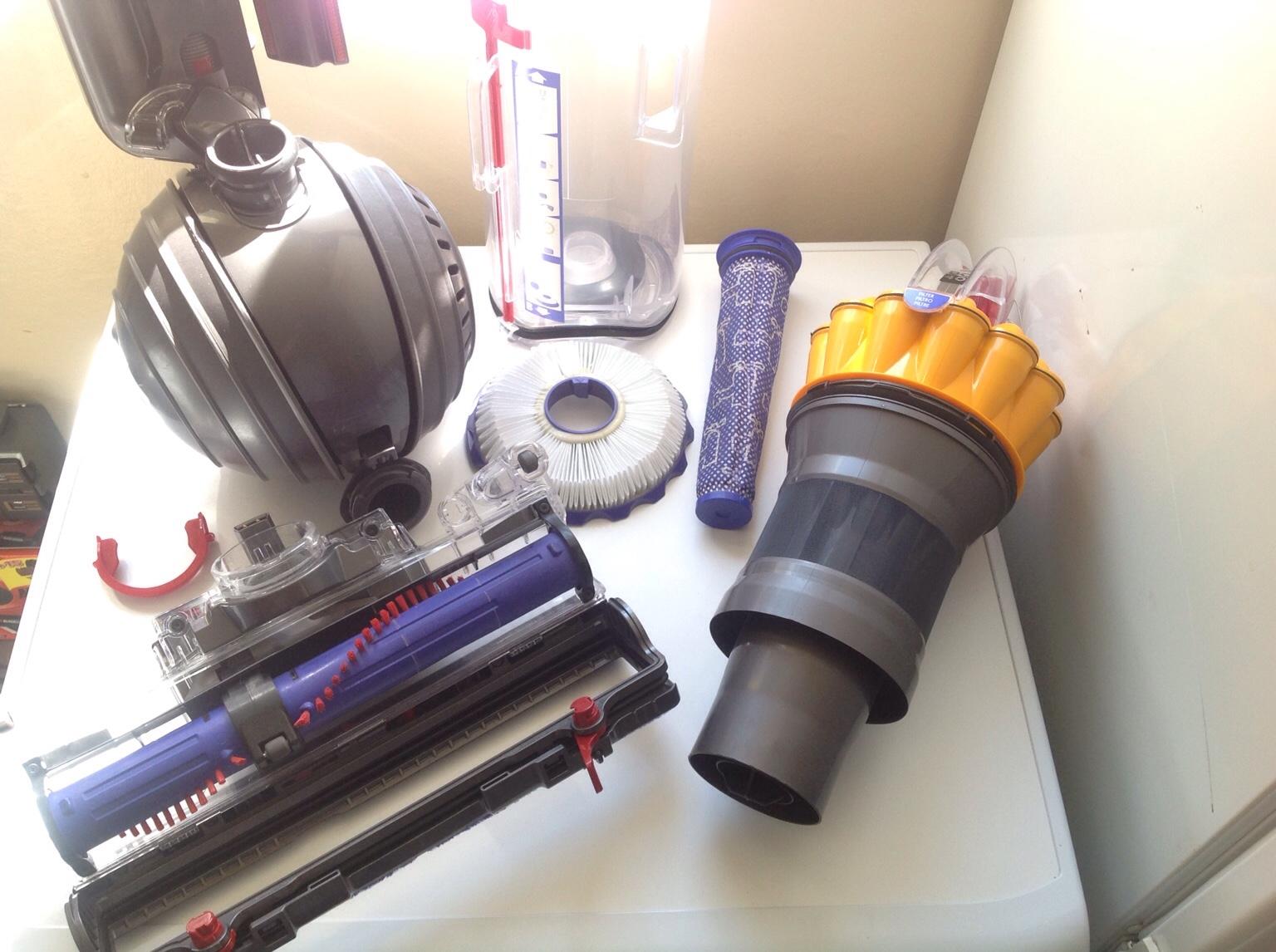 Dyson DC40 Animal Ball Upright Vacuum Cleaner in LS29 Bradford für 70 ...