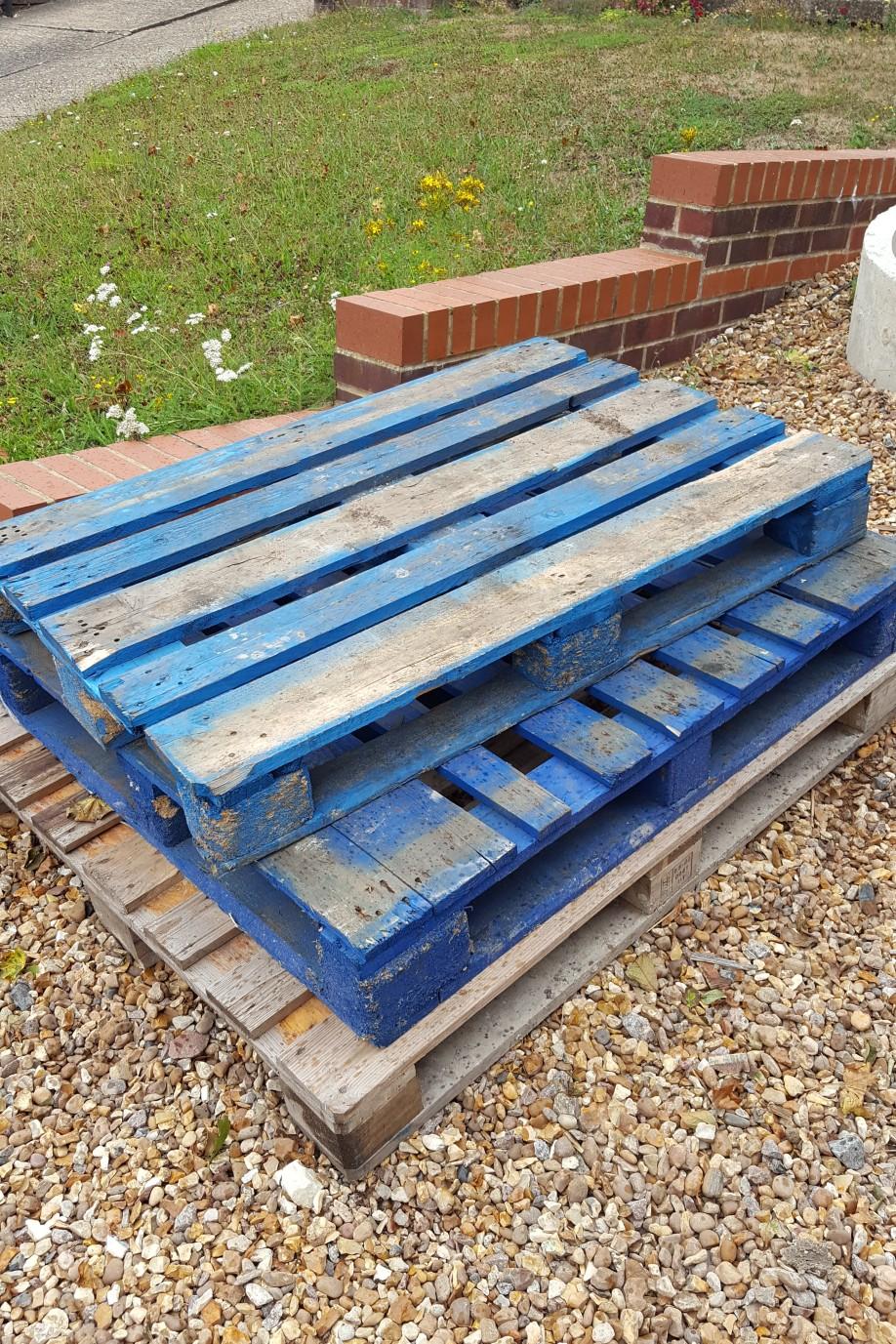 3 pallets in Sundon Park für gratis zum Verkauf | Shpock DE