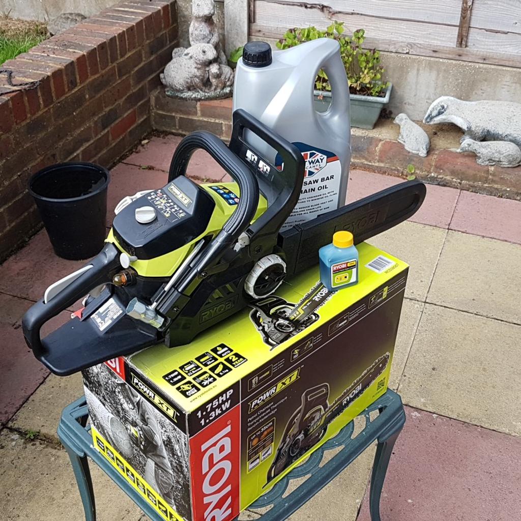 RYOBI PETROL CHAINSAW + 5L CHAIN OIL in ME8 Gillingham für 95,00 £ zum ...