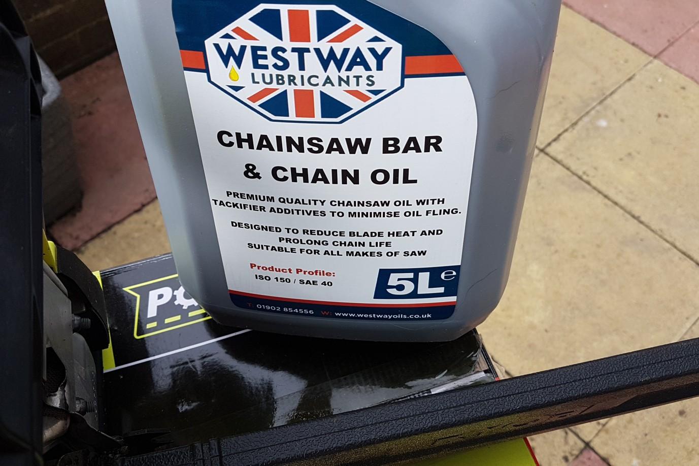 RYOBI PETROL CHAINSAW + 5L CHAIN OIL in ME8 Gillingham für 95,00 £ zum ...