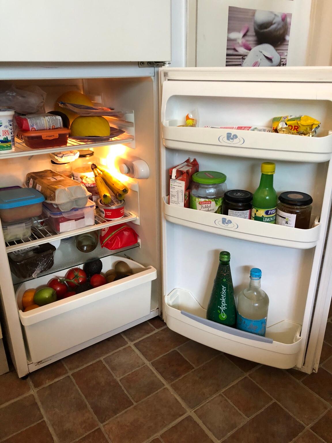 Perfectly working fridge for sale in W2 Westminster für 40,00 £ zum ...