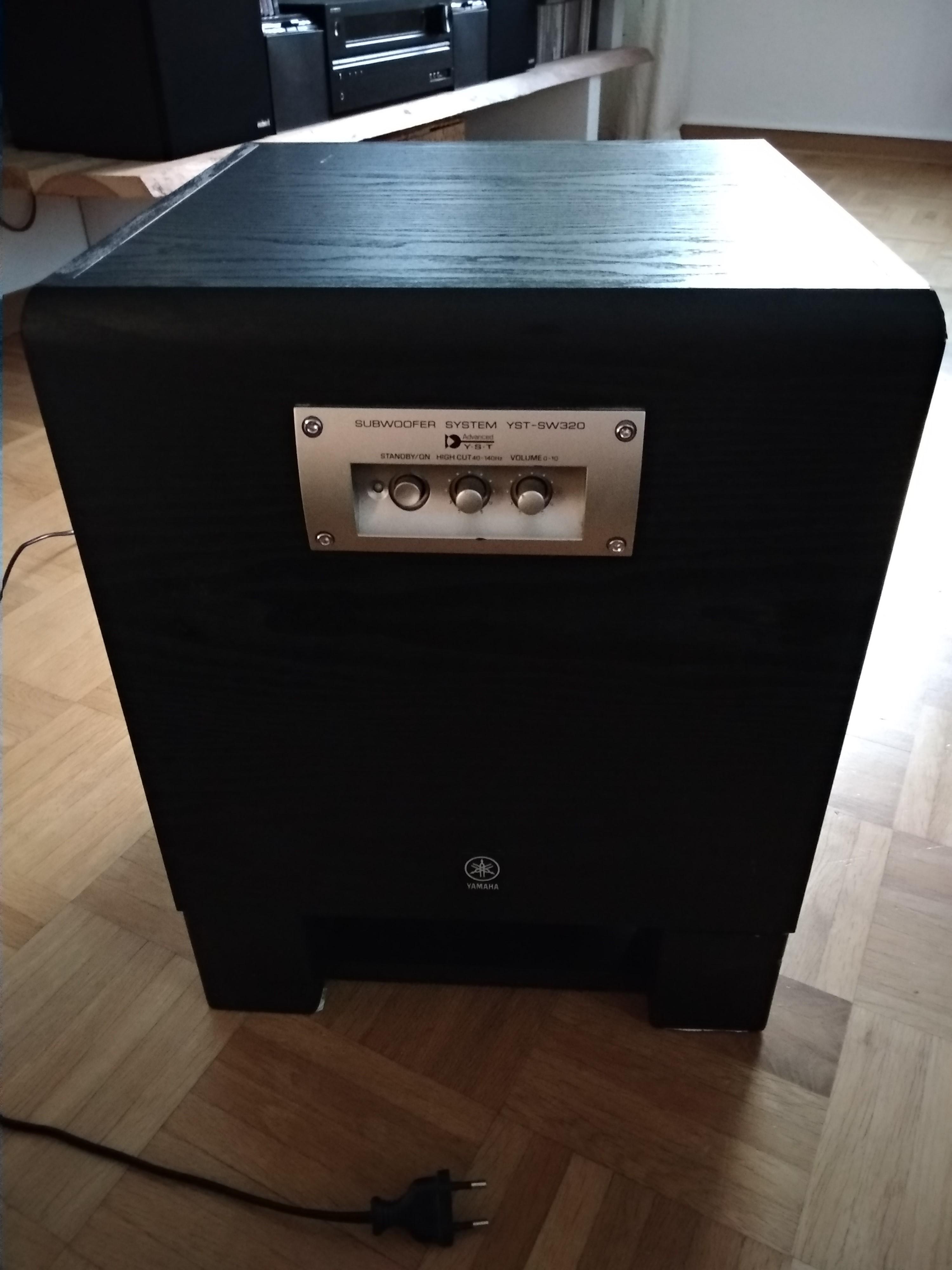 Yamaha YST-SW 320 - aktiver Subwoofer in 73614 Schorndorf für 105,00 ...