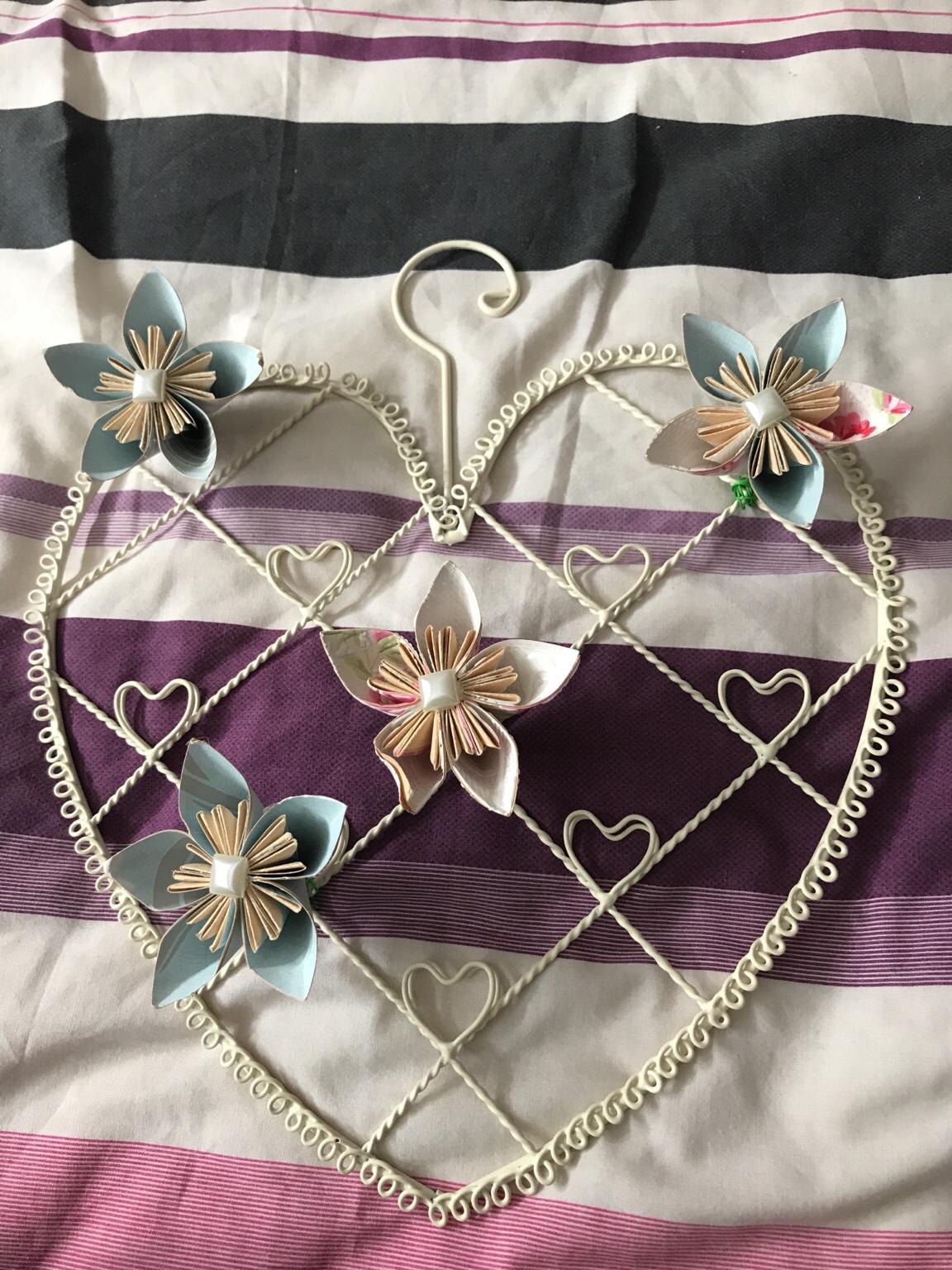 Shabby chic Hanging heart letter/photo rack in B78 Warwickshire für 0 ...
