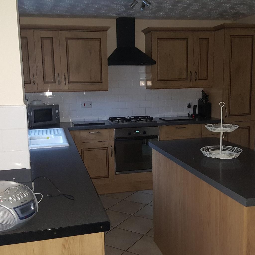Hammonds Oak Kitchen in for £500.00 for sale | Shpock