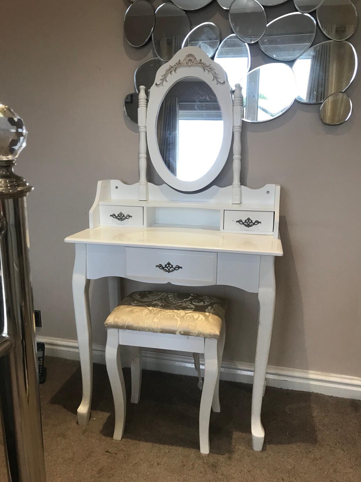 Dressing table in SK16 Tameside für 40,00 £ zum Verkauf | Shpock DE