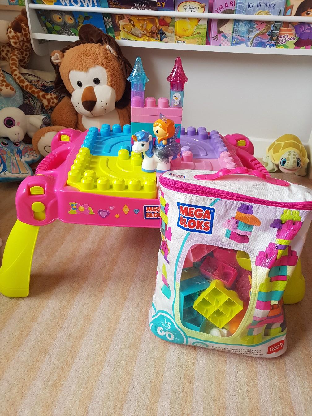 Mega Bloks FairyTale Table+Extra blocks in ME5 Chatham für 15,00 £ zum ...
