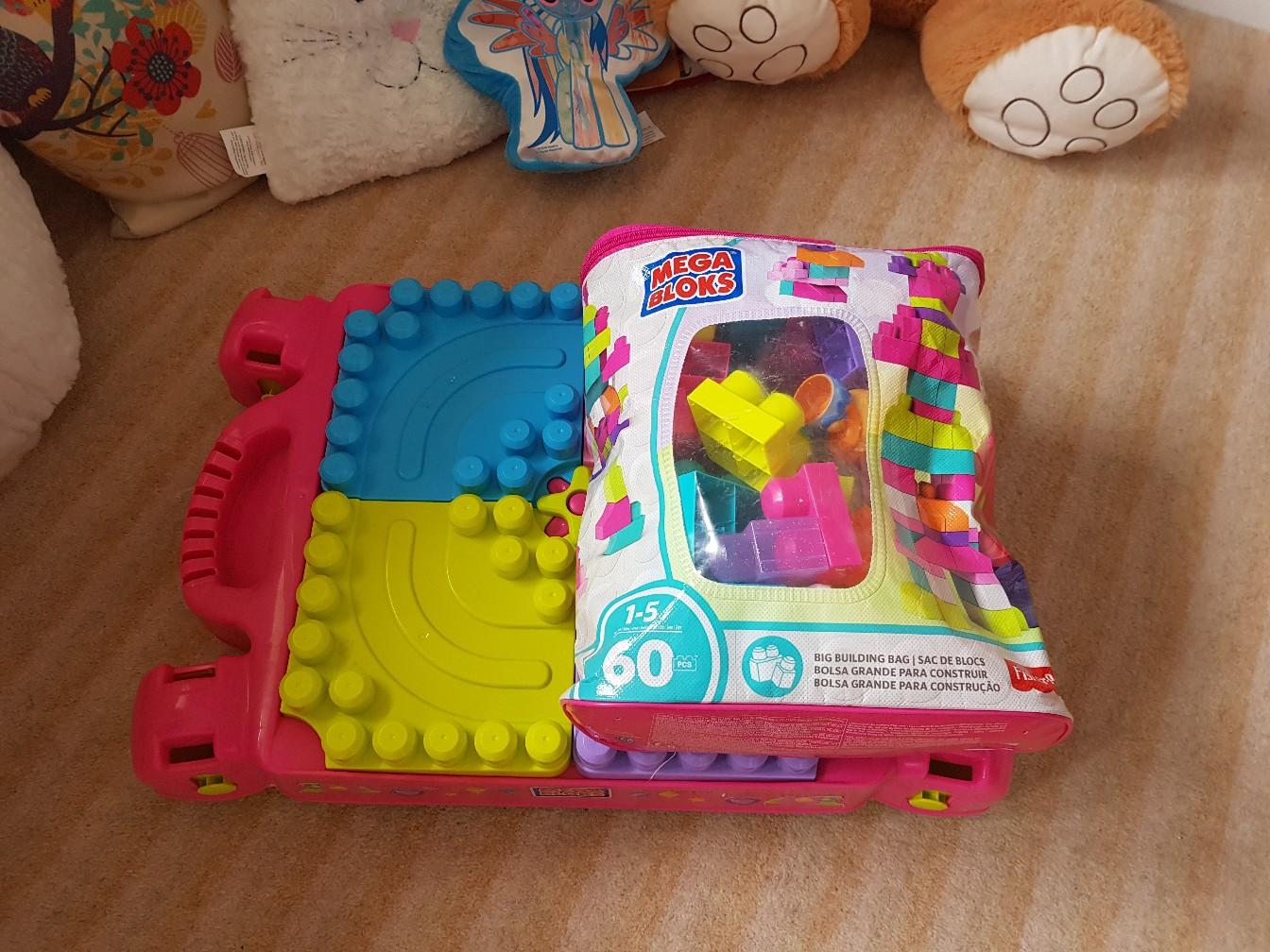 Mega Bloks FairyTale Table+Extra blocks in ME5 Chatham für 15,00 £ zum ...