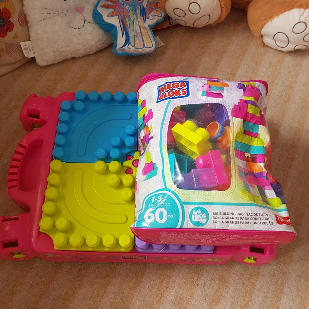 Mega Bloks FairyTale Table+Extra blocks in ME5 Chatham für 15,00 £ zum ...