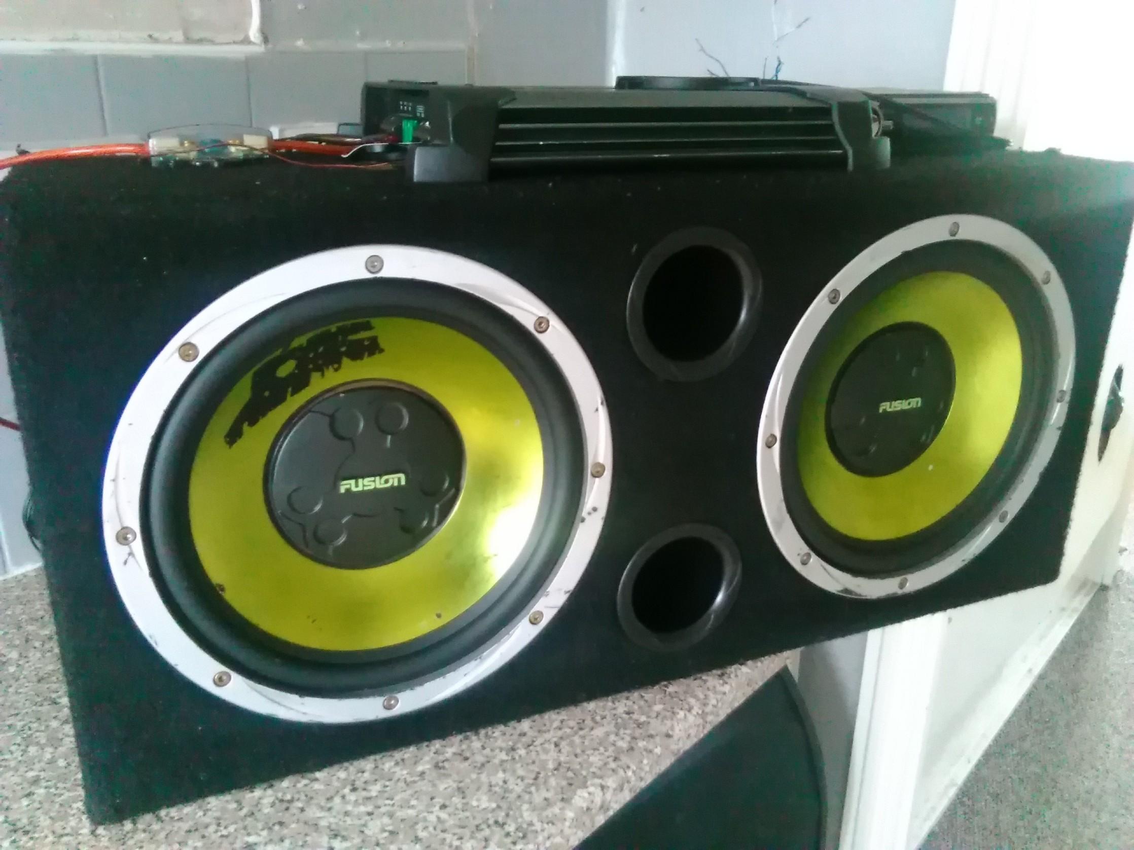 Twin 12 inch fusion subwoofers in B65 Sandwell für 90,00 £ zum Verkauf ...