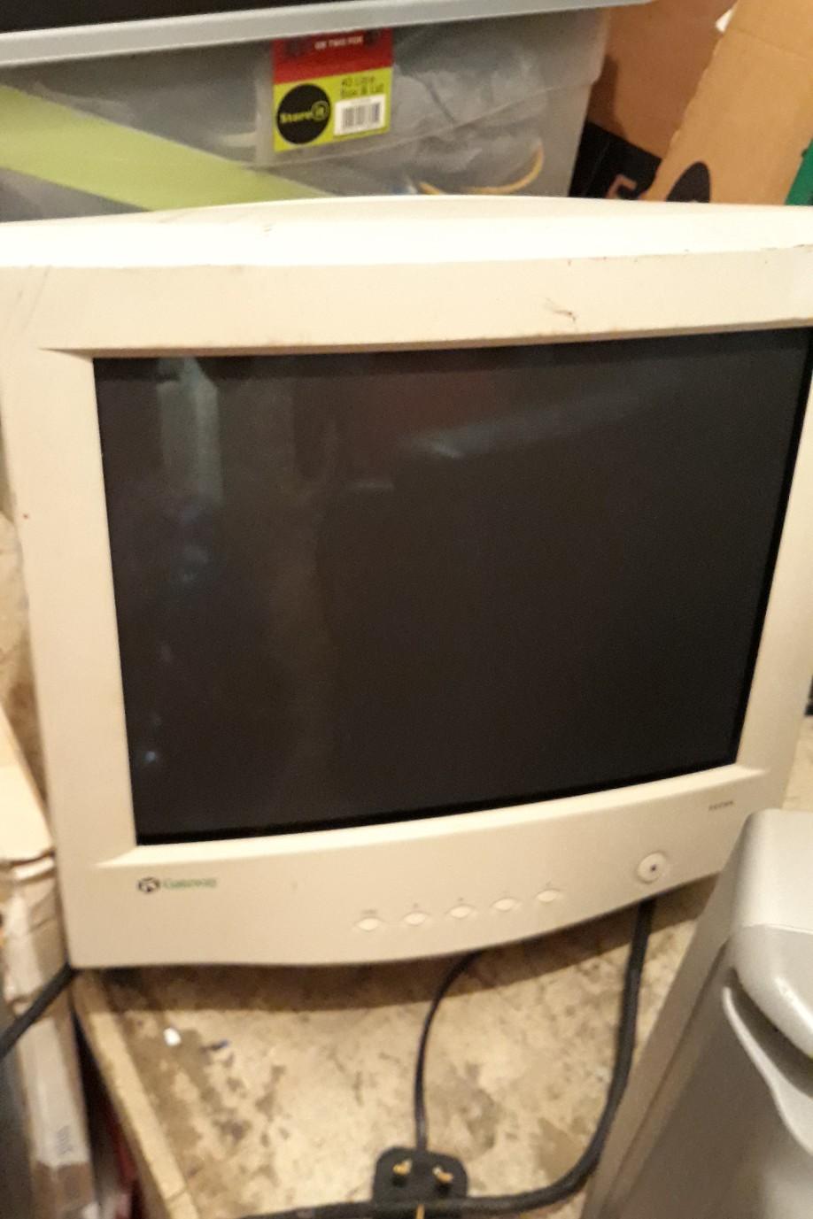 Pc Monitor and Keyboard!! in B1 Birmingham für 5,00 £ zum Verkauf ...