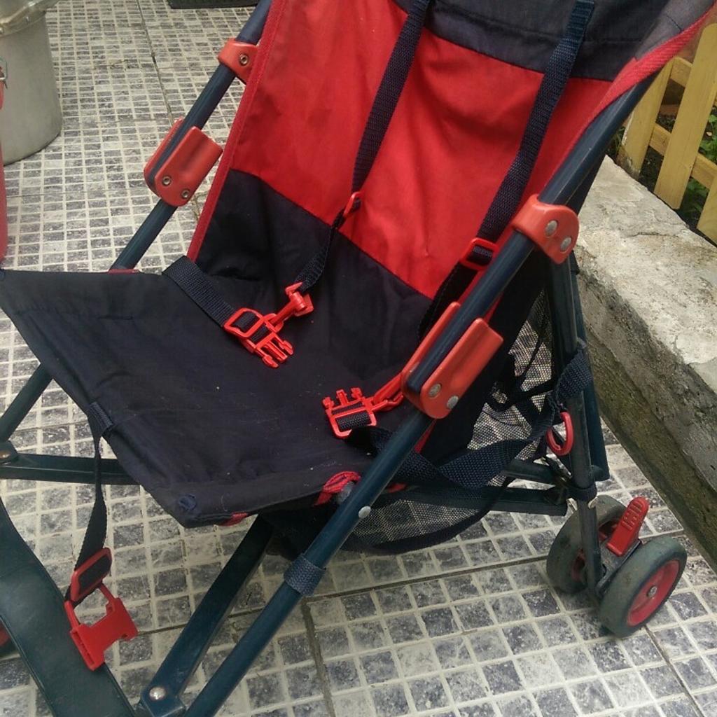 FREE Lightweight pushchair in E7 Newham für gratis zum Verkauf | Shpock DE
