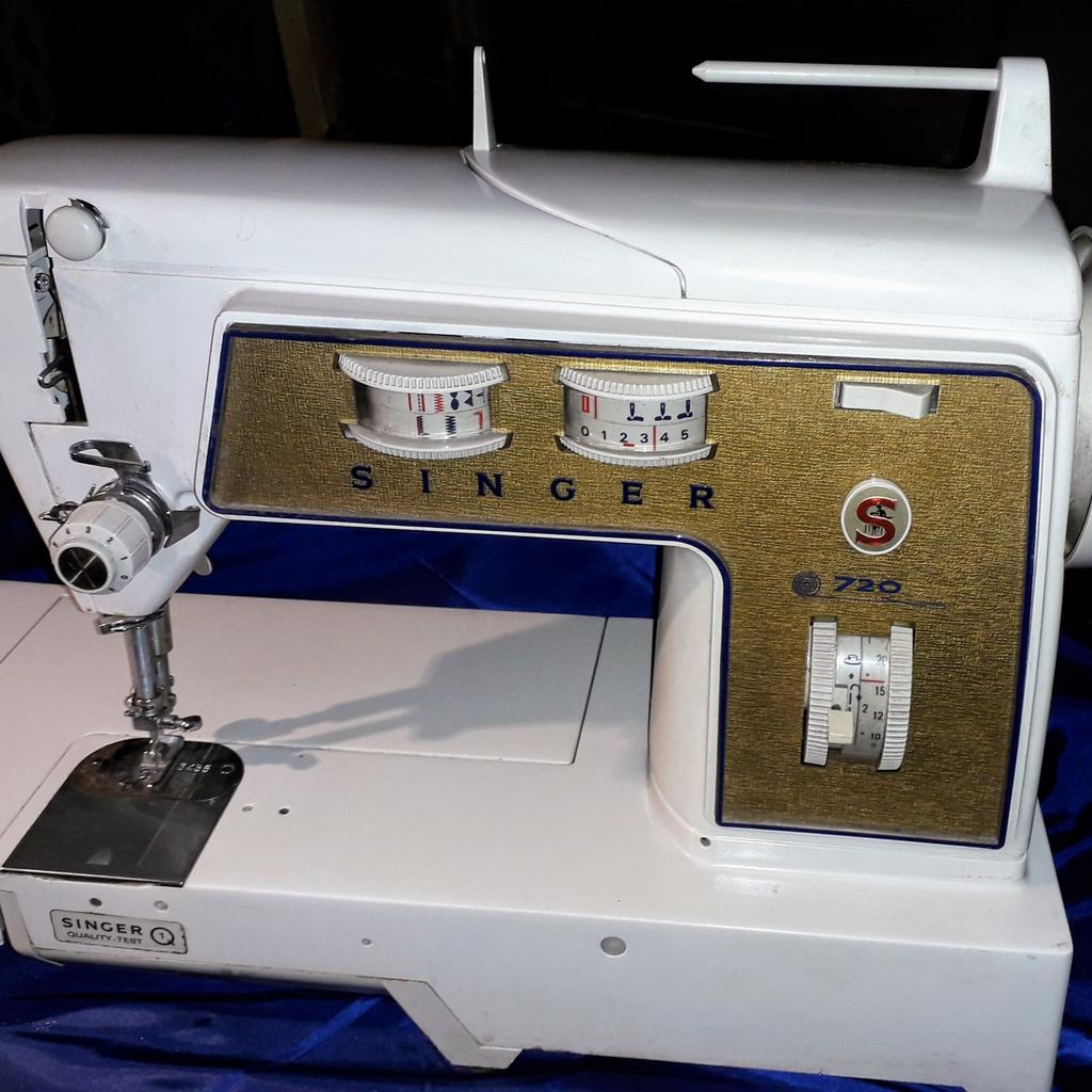 SINGER 720 Sewing Machine in E3 Hamlets für 20,00 £ zum Verkauf | Shpock DE