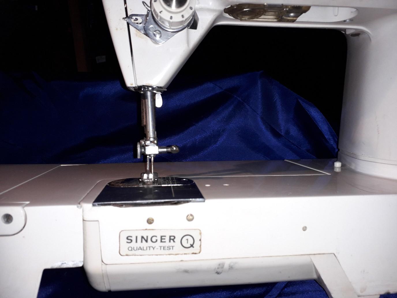 SINGER 720 Sewing Machine in E3 Hamlets für 20,00 £ zum Verkauf | Shpock DE