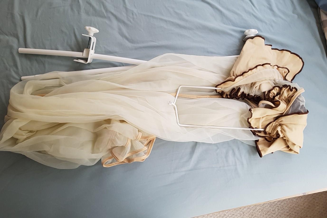 Canopy bed curtain for baby cot bed in Doncaster für 5,00 £ zum Verkauf ...