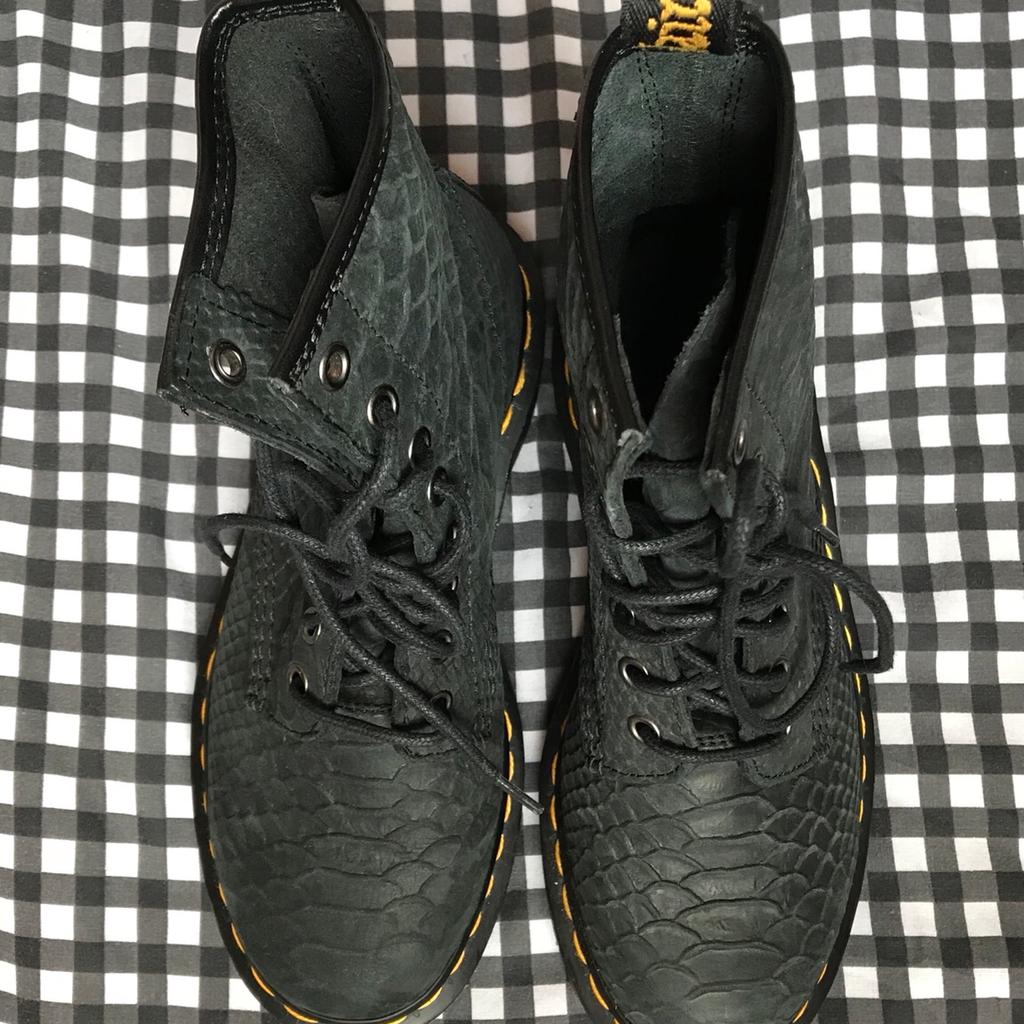 Doc Dr Martens 4 black 'python' in NN5 Northampton für 30,00 £ zum ...
