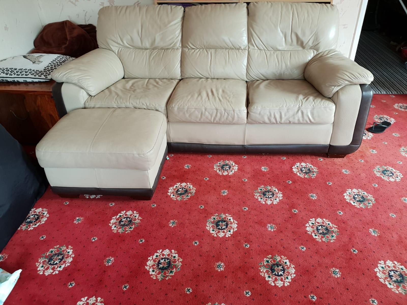 Cream 3 seater leather sofa and footstool in PR25 Ribble für 75,00 ...