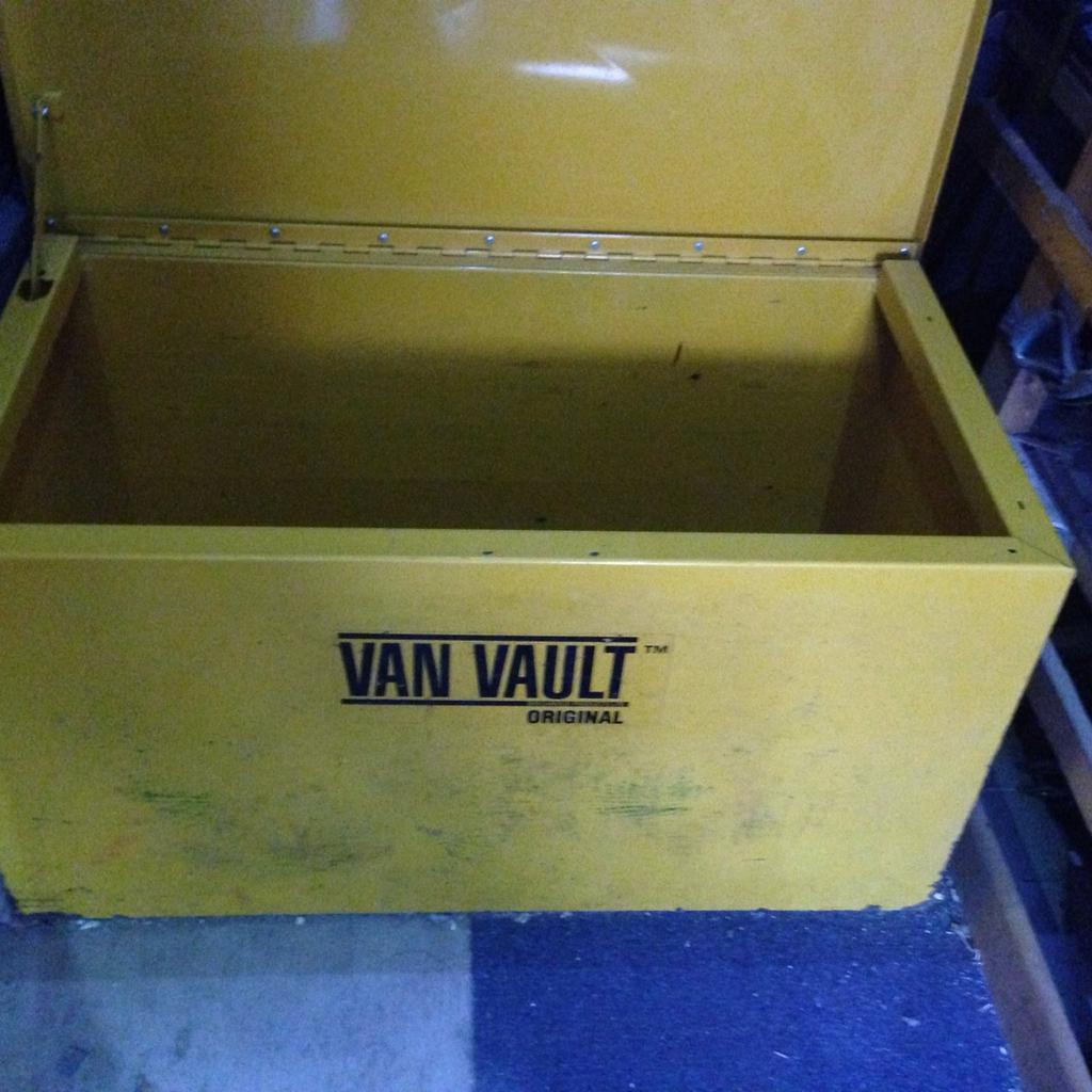 Van vault toolbox lockable van safe in M25 Heaton Park für £ 60,00 zum ...