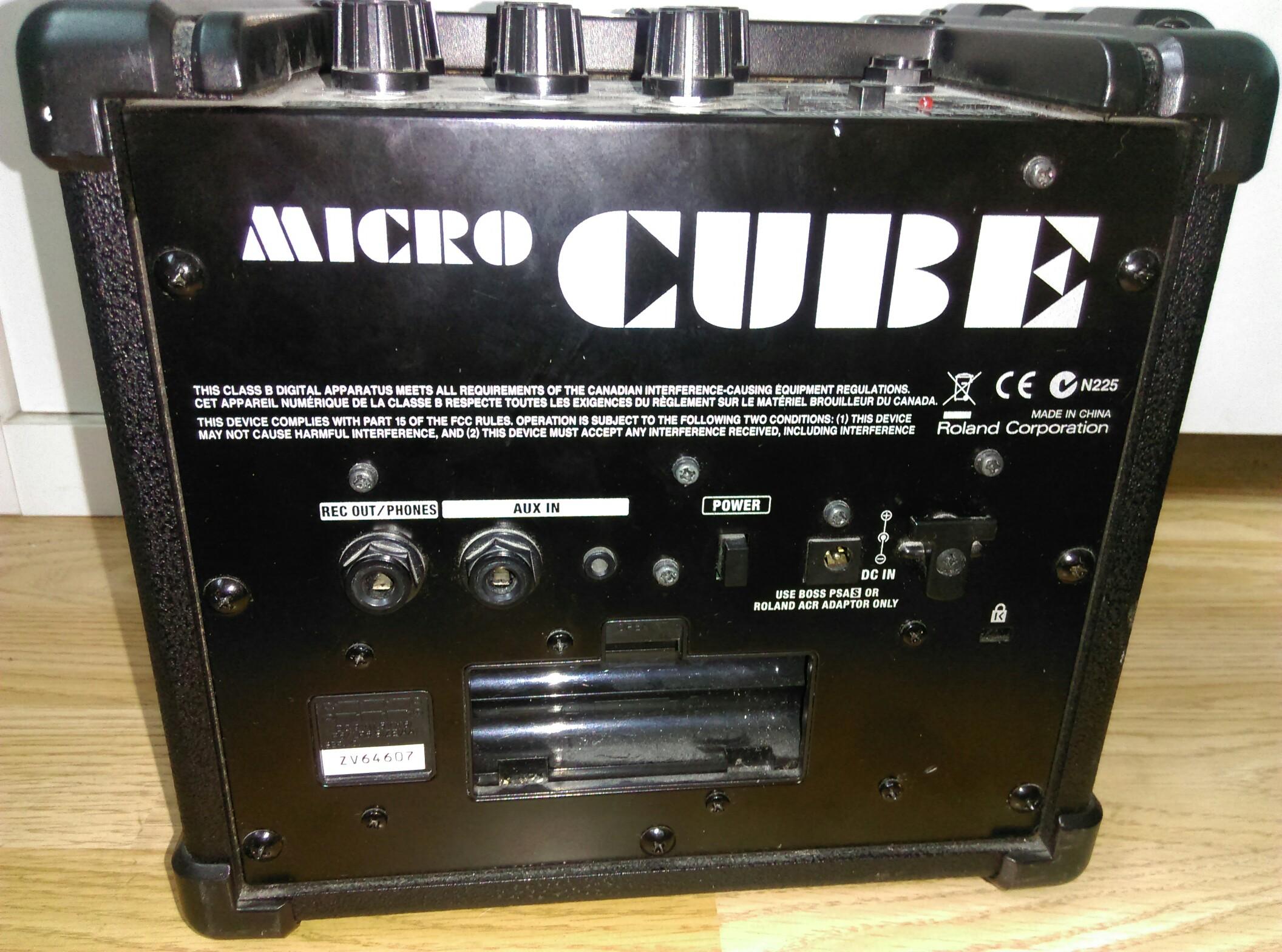 Roland micro cube in Westbury für 35,00 £ zum Verkauf | Shpock DE