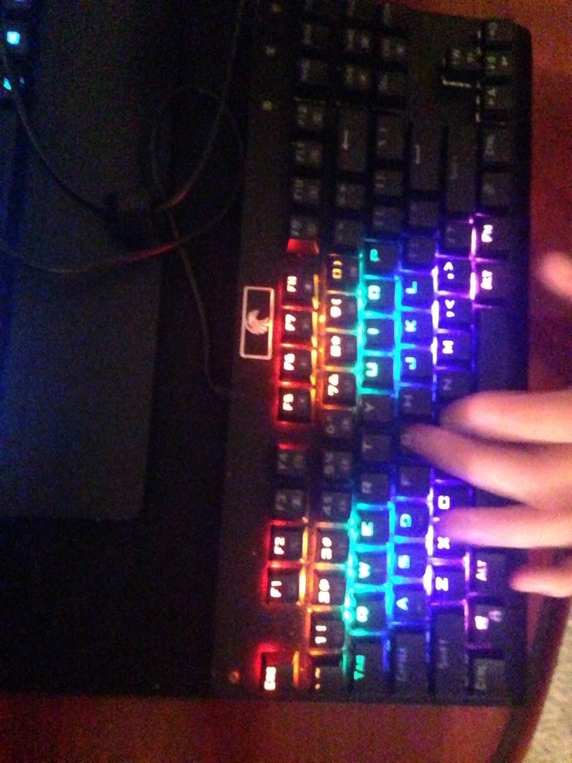 Eyspc rainbow light mechanical keyboard in HA2 London für 10,00 £ zum ...