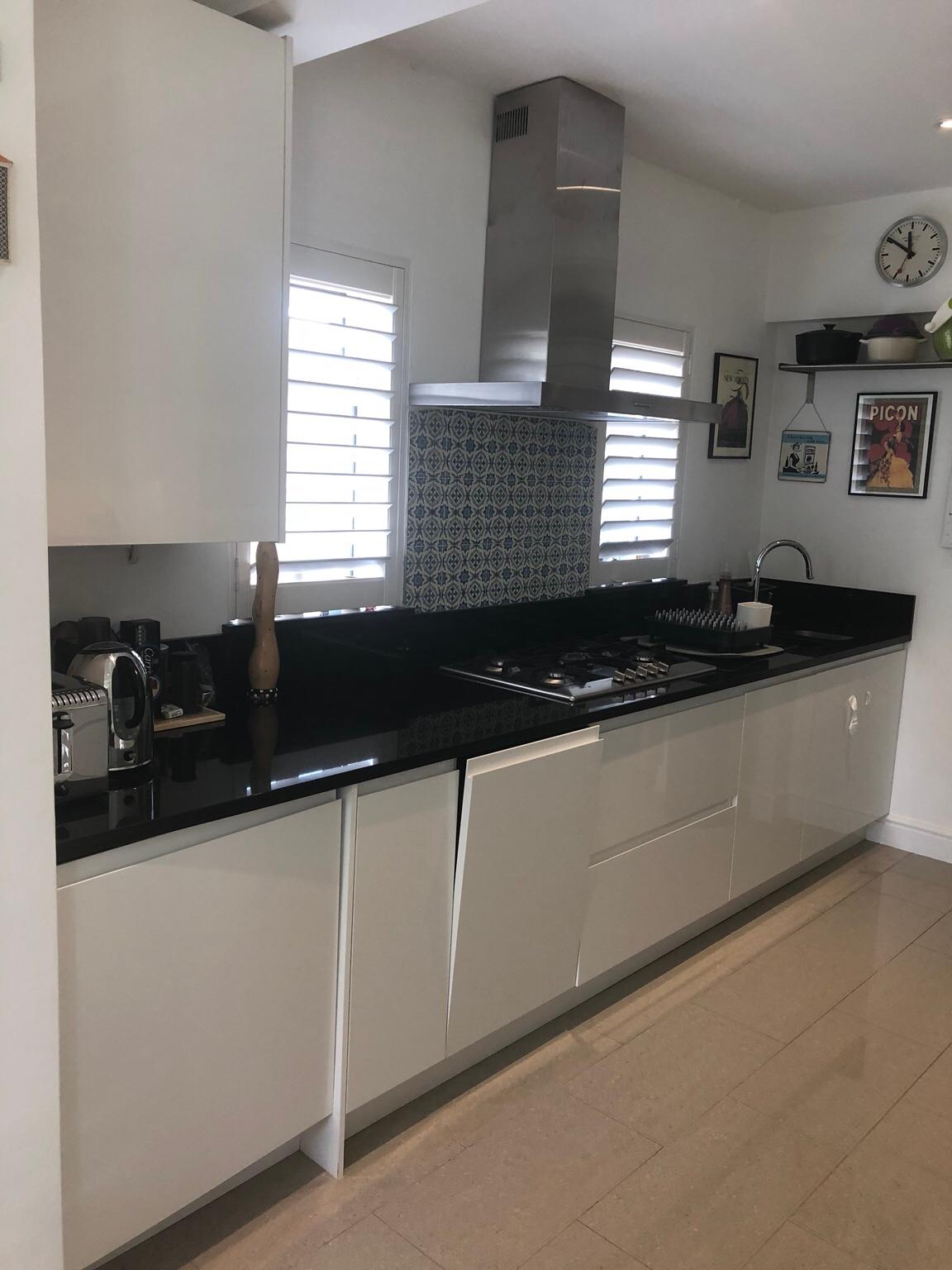 Howdens white gloss kitchen (Bayswater) in SE23 Lewisham for £1,500.00 ...