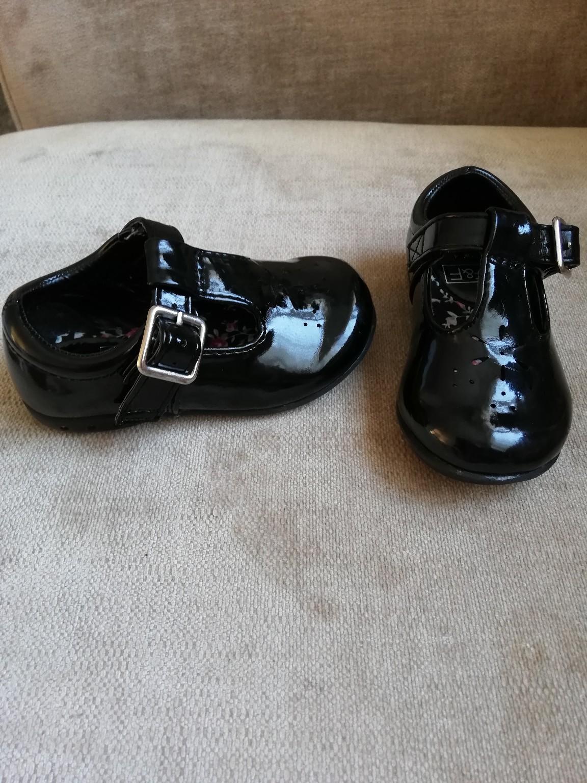 Girls Black Light Up Patent shoes in B65 Sandwell für £ 5,00 zum ...