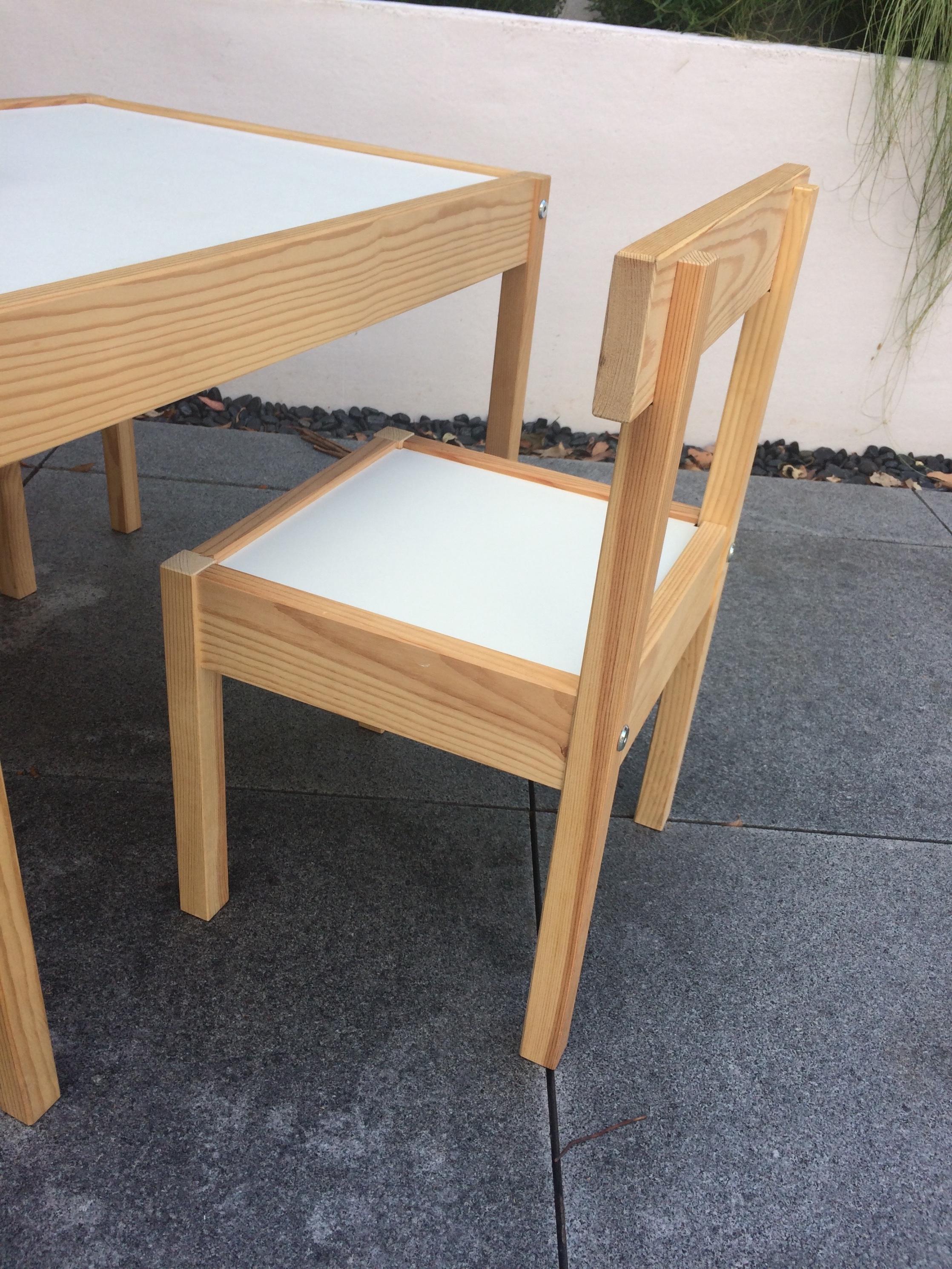 IKEA LÄTT CHILDREN'S TABLE +2 Chairs in B16 Birmingham für 10,00 £ zum ...