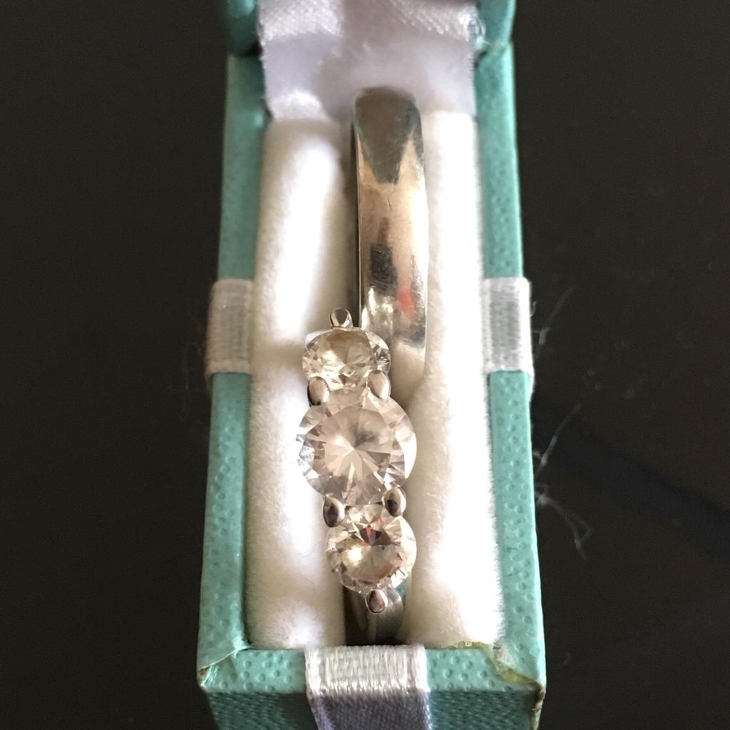 Diamonique silver rings in S66 Rotherham für £ 10,00 zum Verkauf ...
