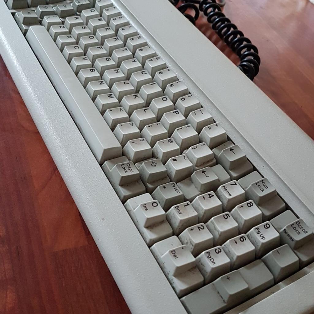 Retro IBM keyboard in LS18 Leeds für 15,00 £ zum Verkauf | Shpock DE