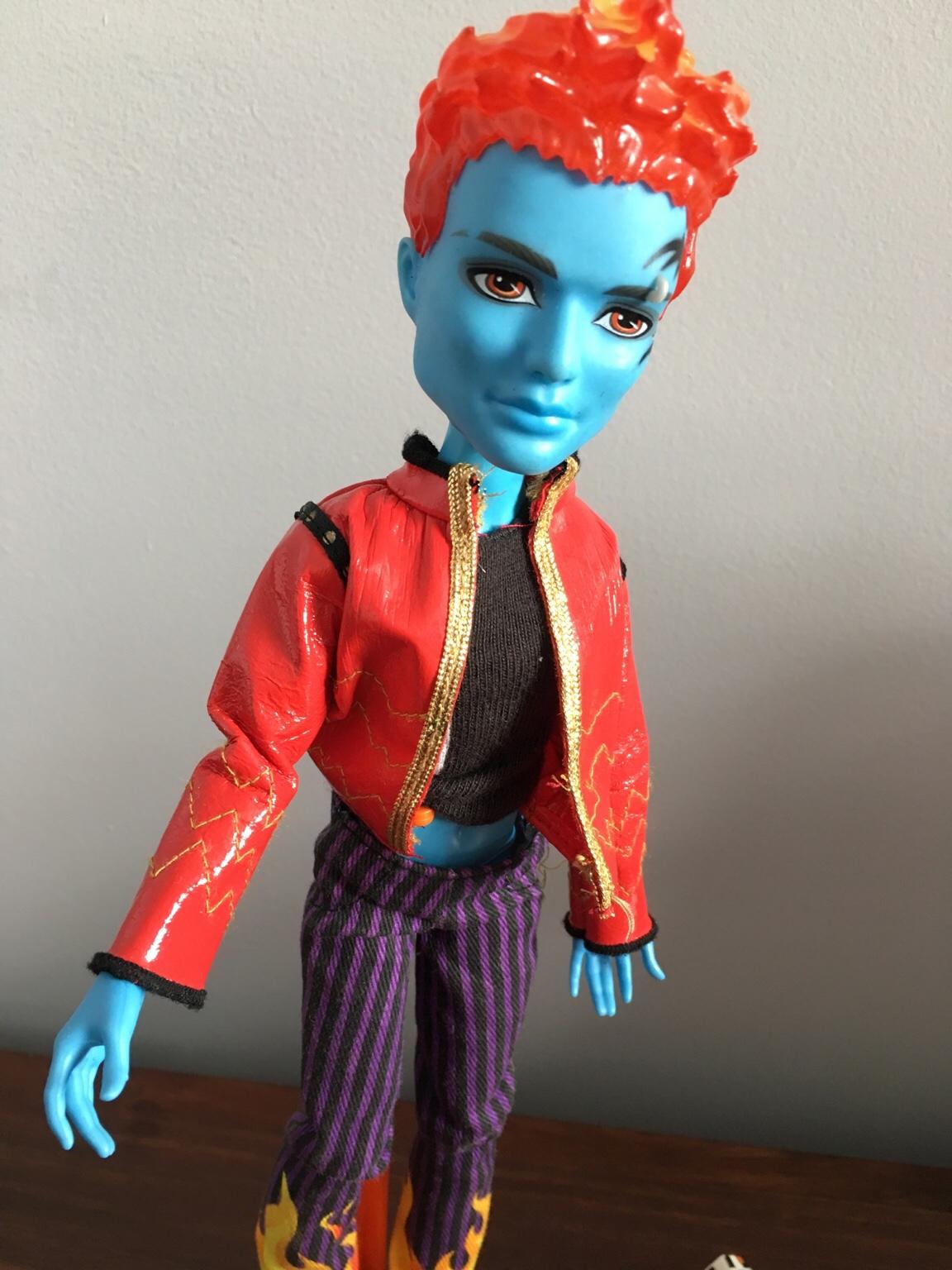 MONSTER HIGH BOY DOLL HYDE HOLT AND STAND in CV11 Bedworth für 10,00 ...