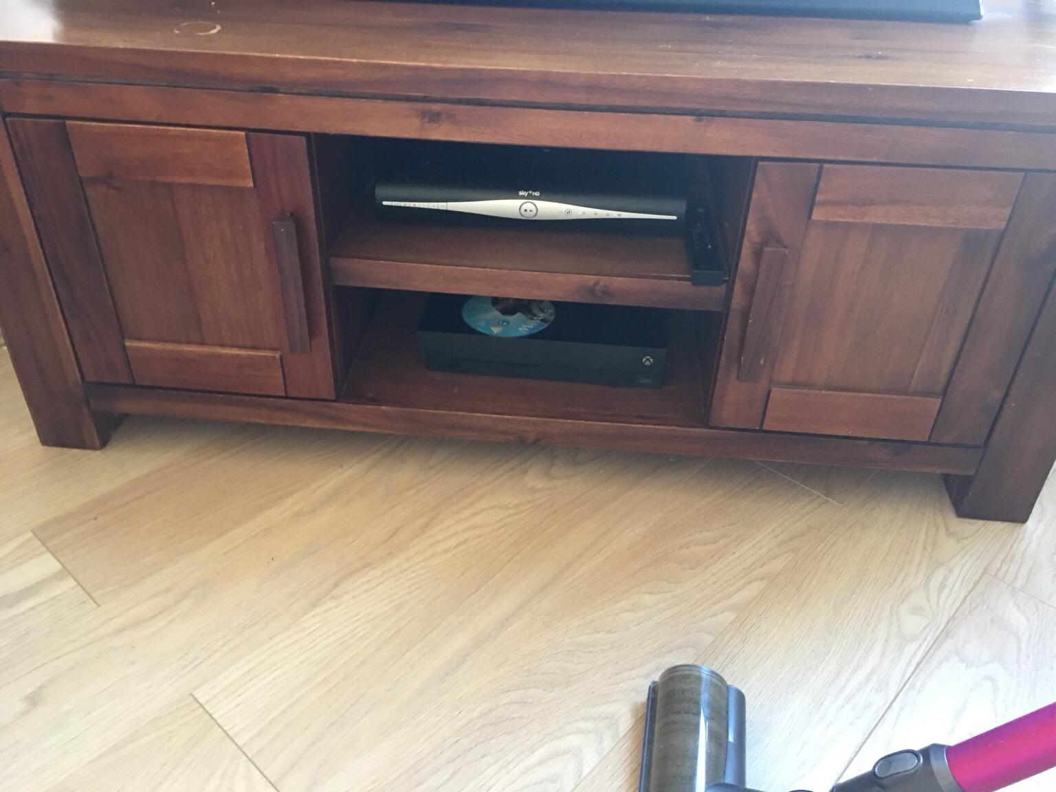 Dunelm large solid wood tv unit in B92 Solihull für 35,00 £ zum Verkauf ...