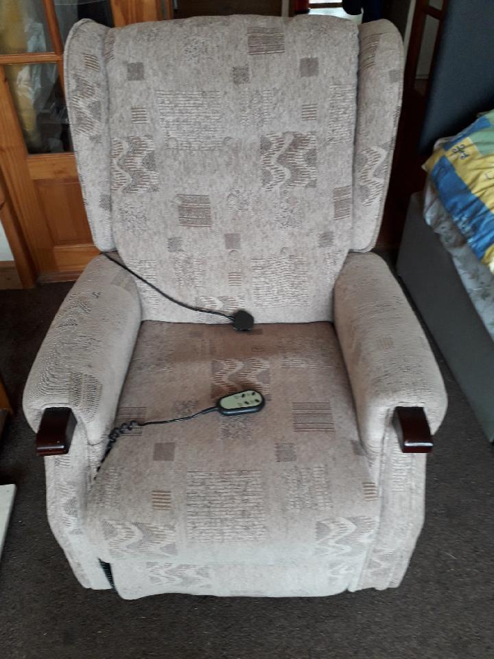 Electric raising /reclining chair in SY1 Shrewsbury for £130.00 for ...