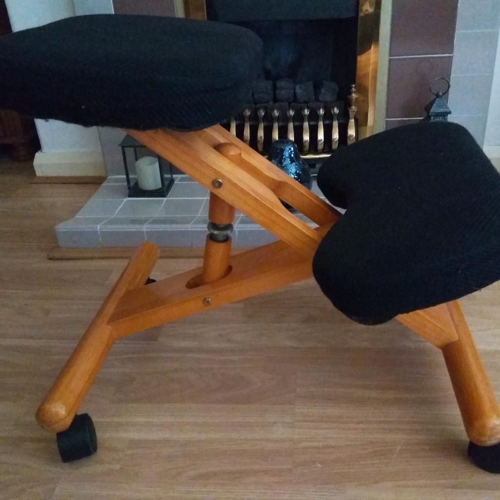 Wooden desk stool in CW1 Crewe für 10,00 £ zum Verkauf | Shpock DE