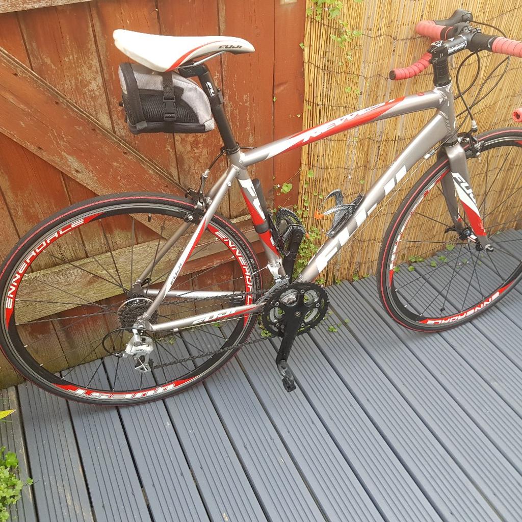 Fuji newest 2.0 road bike in M34 Tameside für £ 280,00 zum Verkauf ...