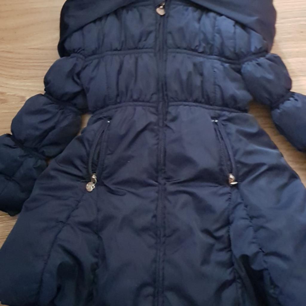 adee coat lovely coat age 5 more like 4 in L35 Knowsley für £ 20,00 zum ...