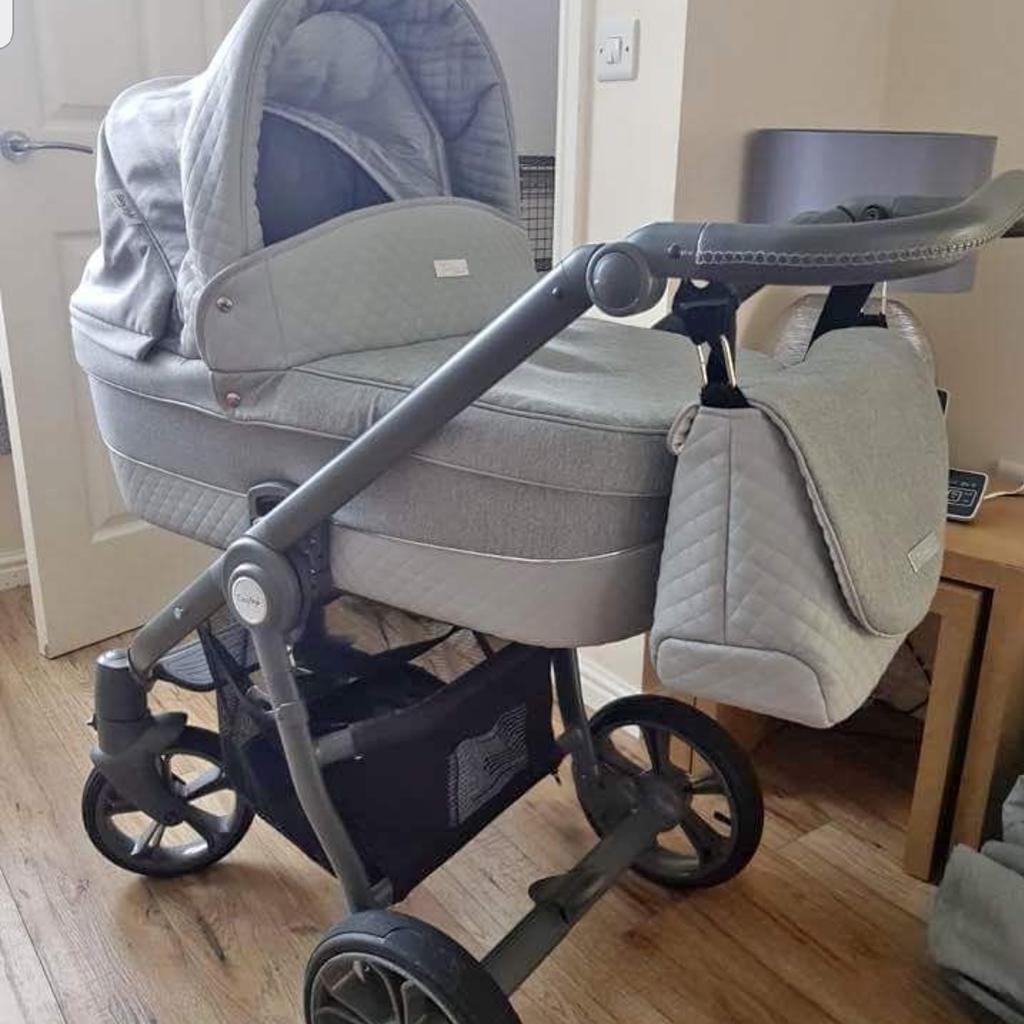 Prestige Baby Pram and Travel System in WN2 Wigan für 250,00 £ zum ...