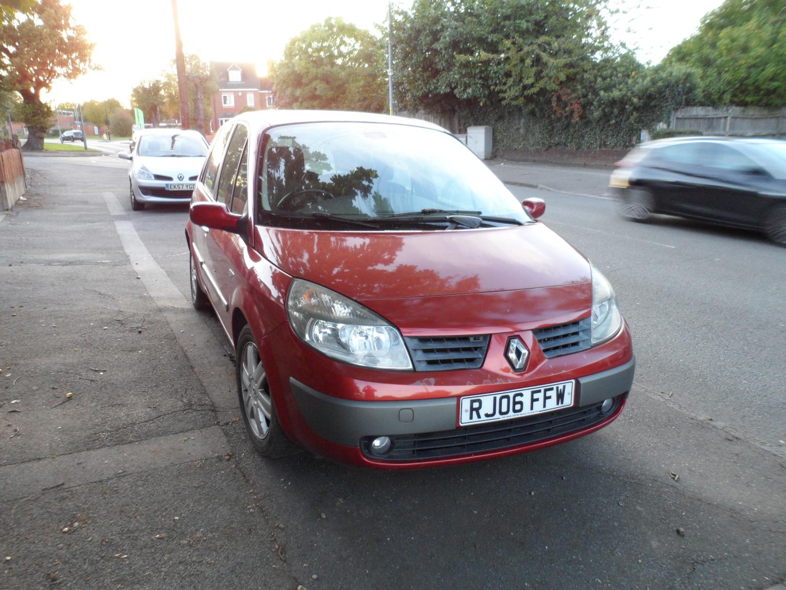 2006 Metallic Red Renault Scenic DCi with MOT in B27 Solihull für 450 ...