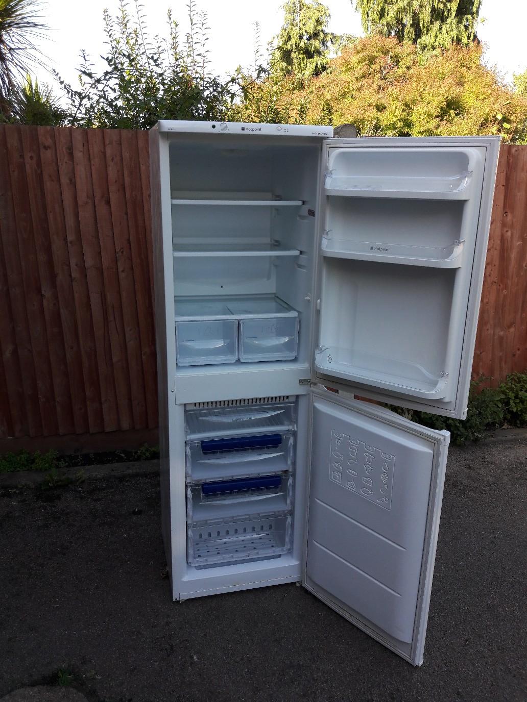 Hotpoint iced diamond fridge freezer in Hertsmere für 100,00 £ zum ...
