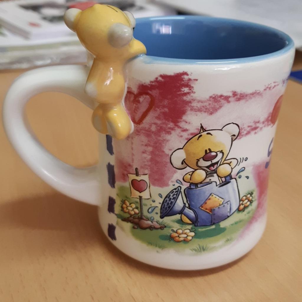 Pimboli Tasse mit Figur am Rand in 8010 Graz für 5,00 € zum Verkauf ...
