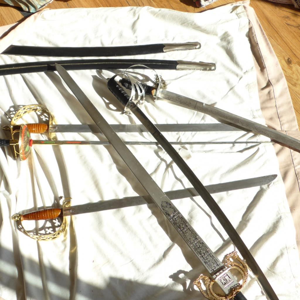 Vintage Swords replica Decorative display all in B43 Sandwell für 69,00 ...