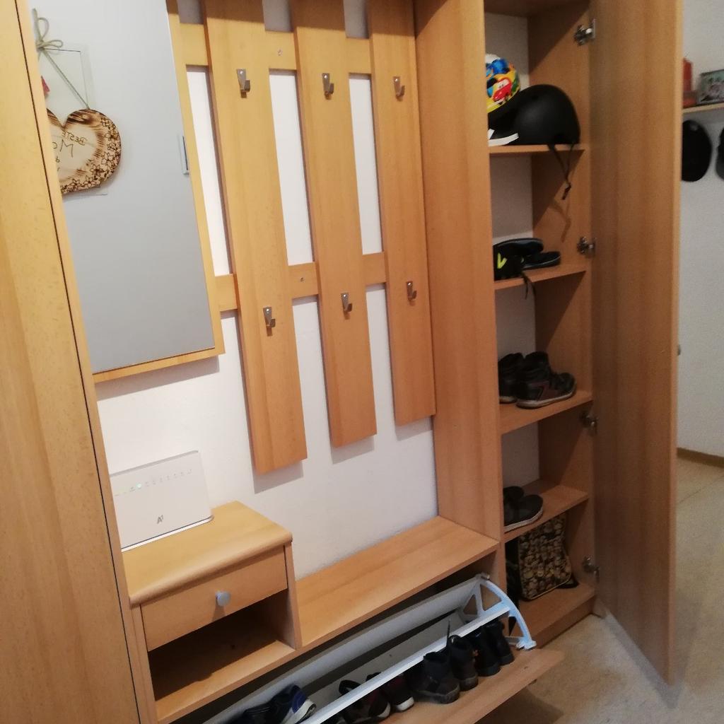 Garderobe in 9521 Treffen am Ossiacher See für 60,00 € zum Verkauf ...