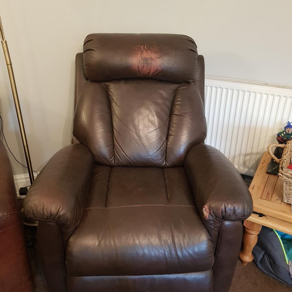 Lazy-boy riser recliner chair. in LL11 Tanyfron für £ 40,00 zum Verkauf ...