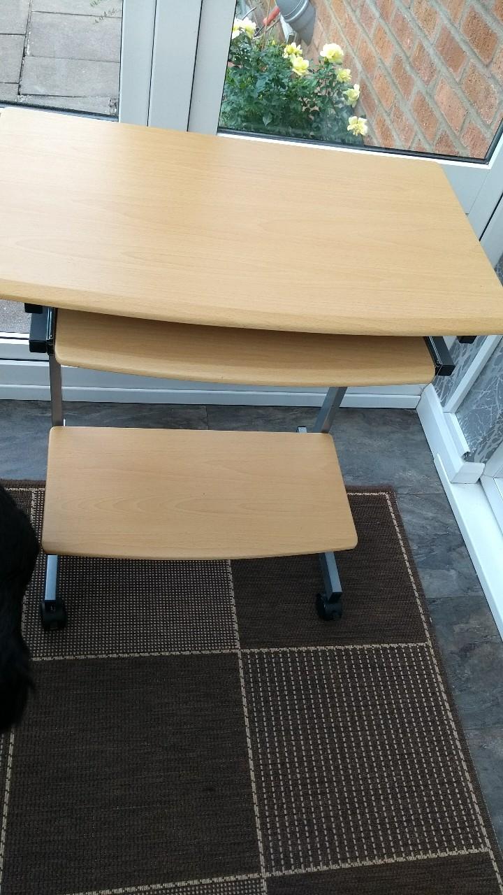 beech computer desk in B61 Bromsgrove für 25,00 £ zum Verkauf | Shpock DE