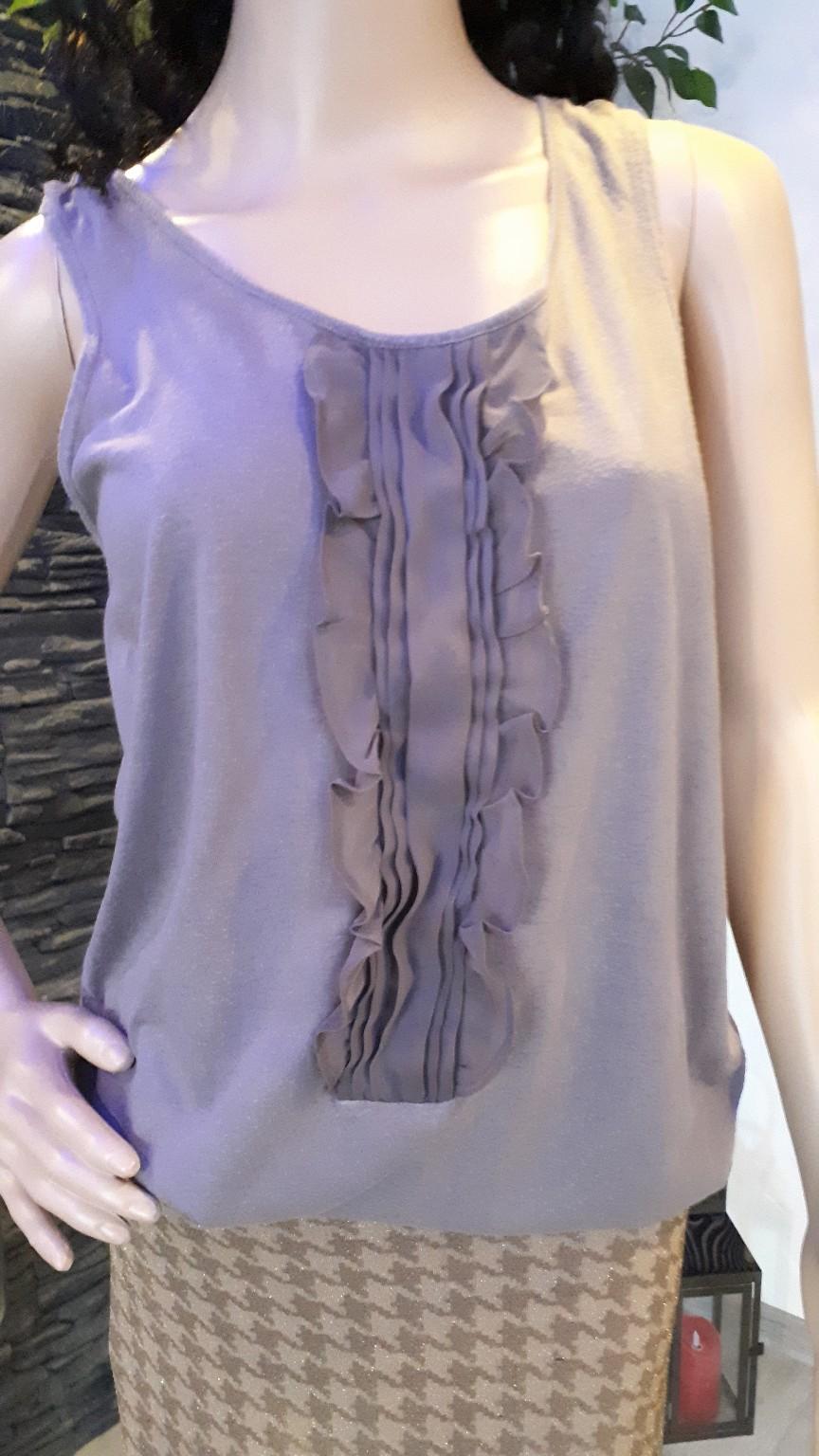 Top in B32 Birmingham for £2.00 for sale | Shpock