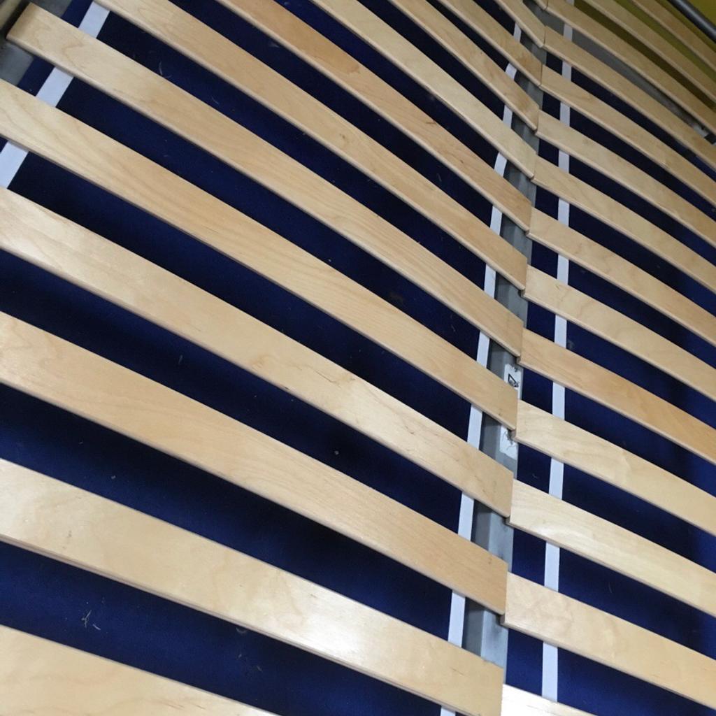 Double bed silver bed frame in Kirklees für £ 50,00 zum Verkauf | Shpock AT