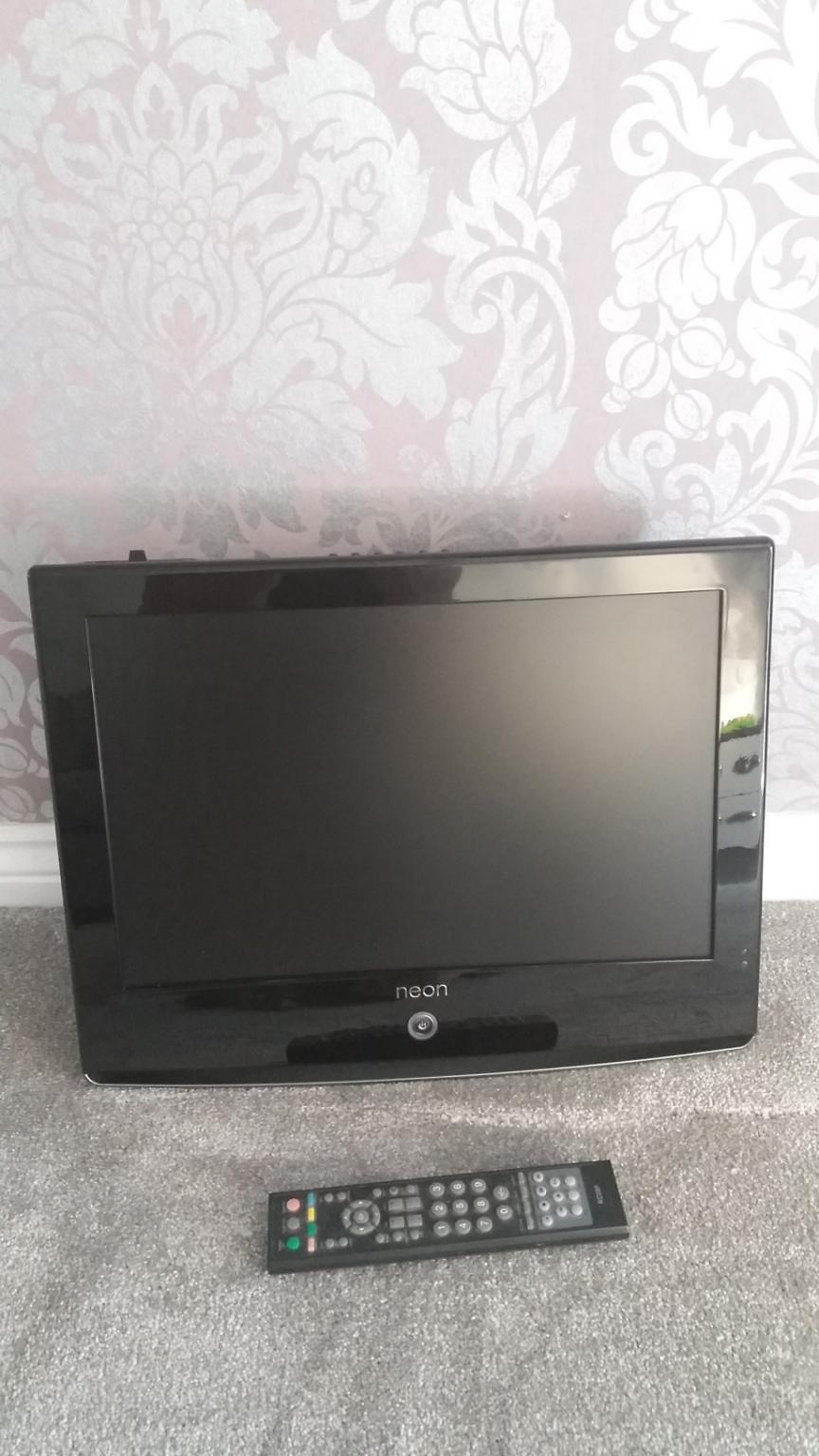 19 inch lcd freeview tv dvd iPod dock combo in South Derbyshire für 25 ...