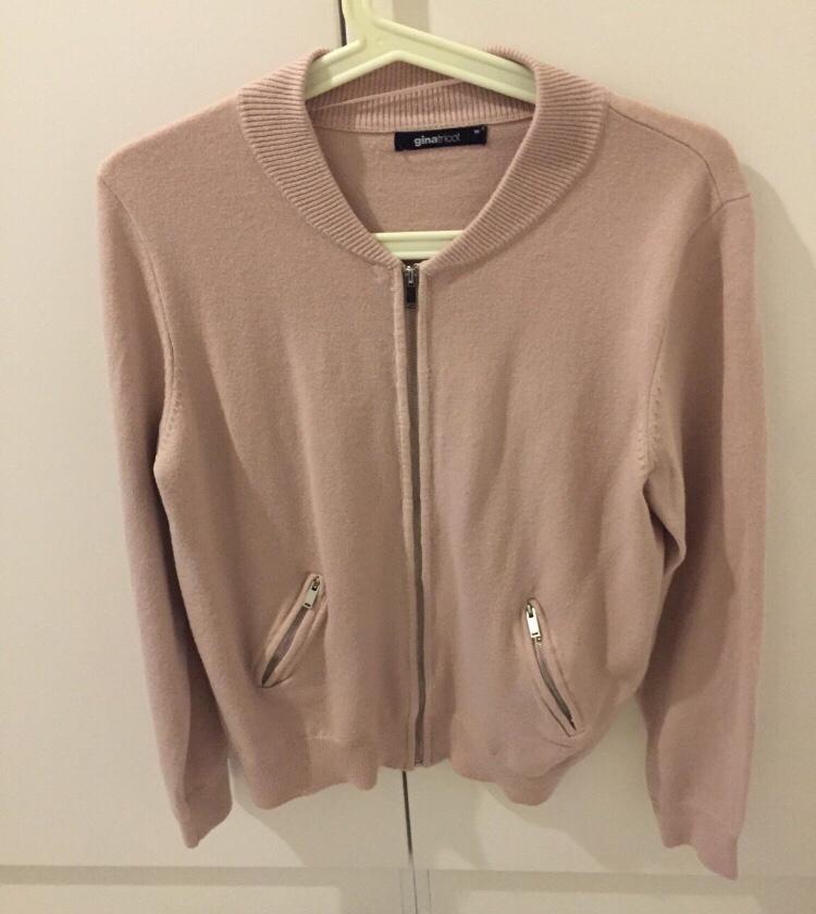 Kofta/jacka in 117 63 Stockholm für 25,00 SEK zum Verkauf | Shpock DE