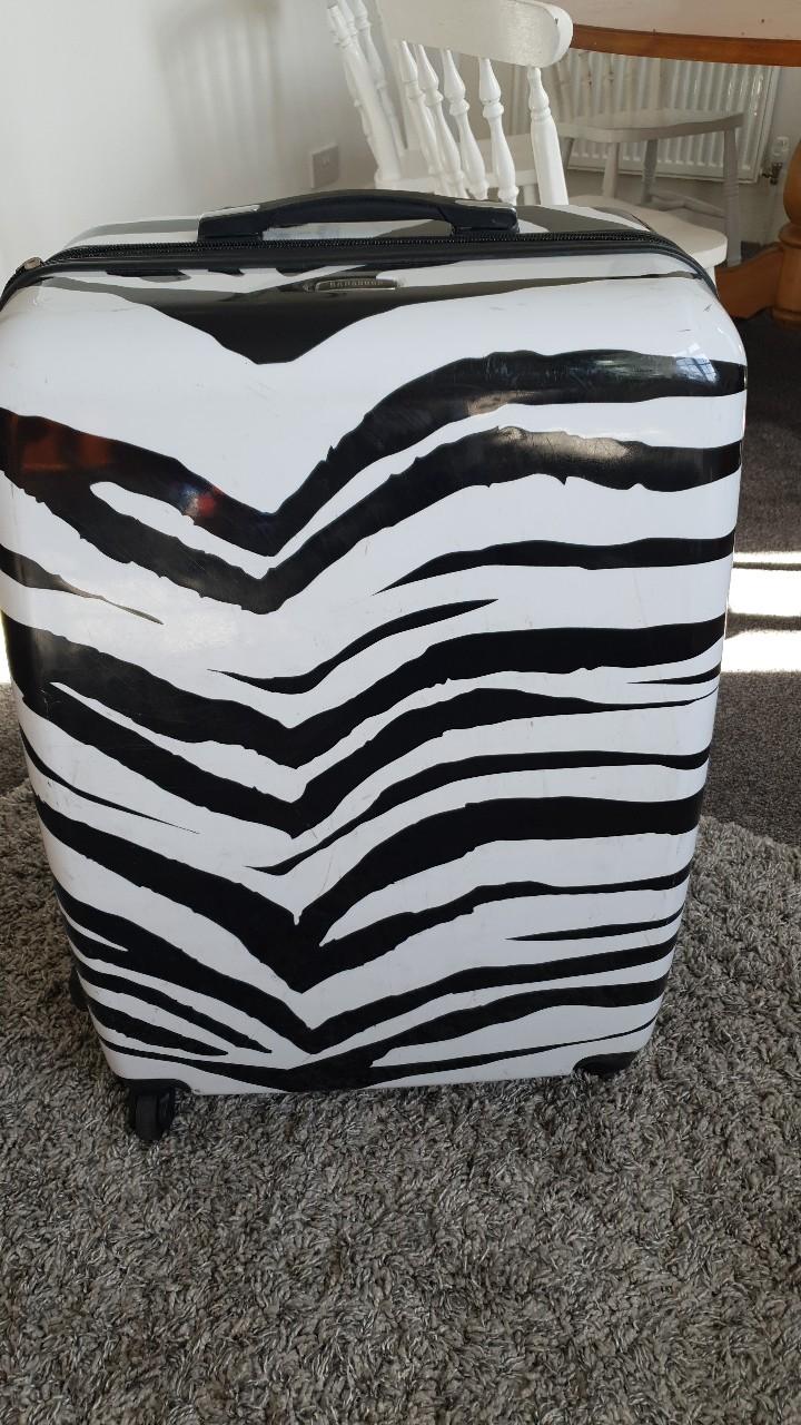 large barracuda suitcase FREE in SS1 Shoeburyness für gratis zum ...