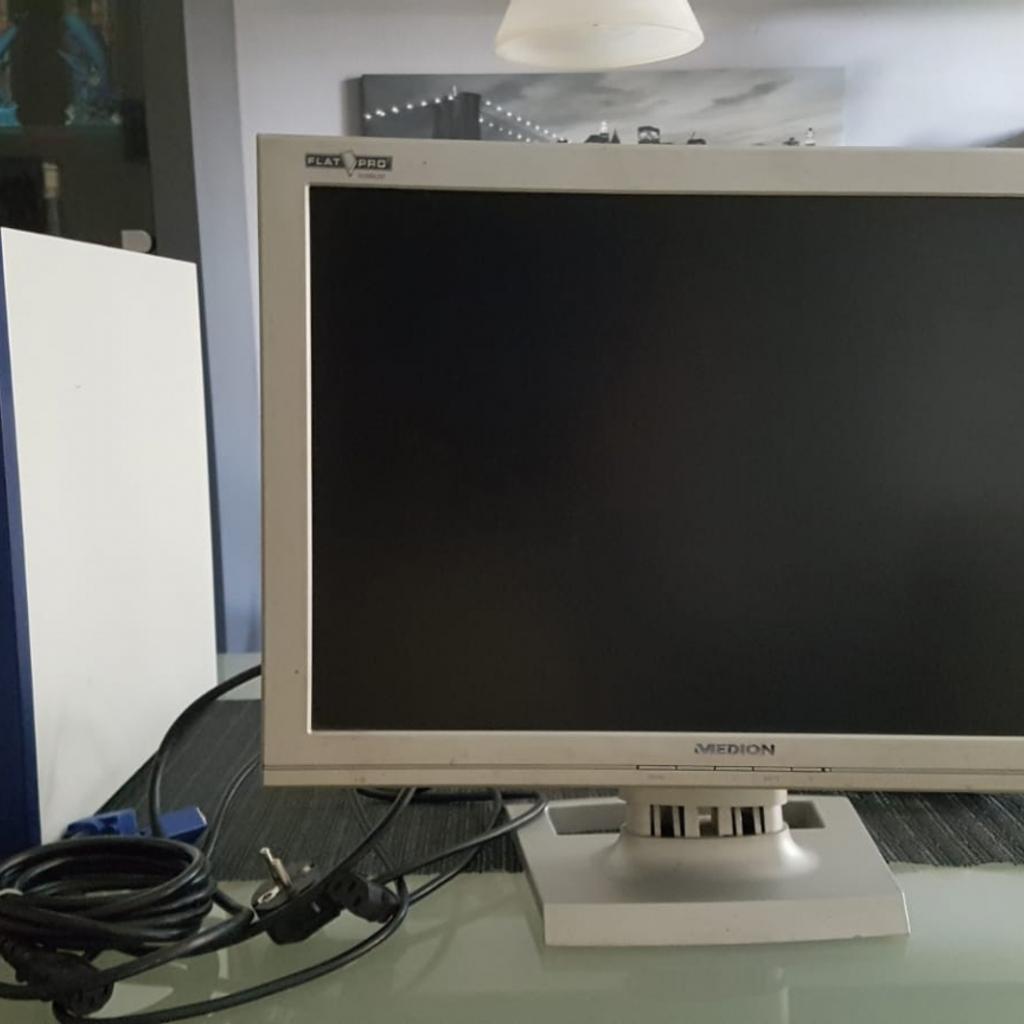 Medion pc/ Monitor in 66955 Pirmasens für € 30,00 zum Verkauf | Shpock AT