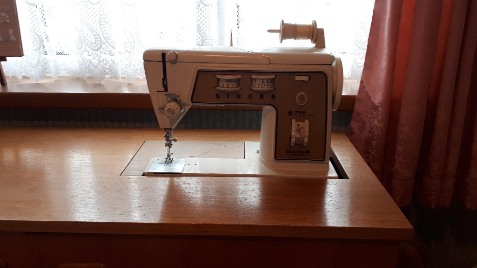 Vintage Singer 700 Sewing Machine in B63 Dudley für 25,00 £ zum Verkauf ...