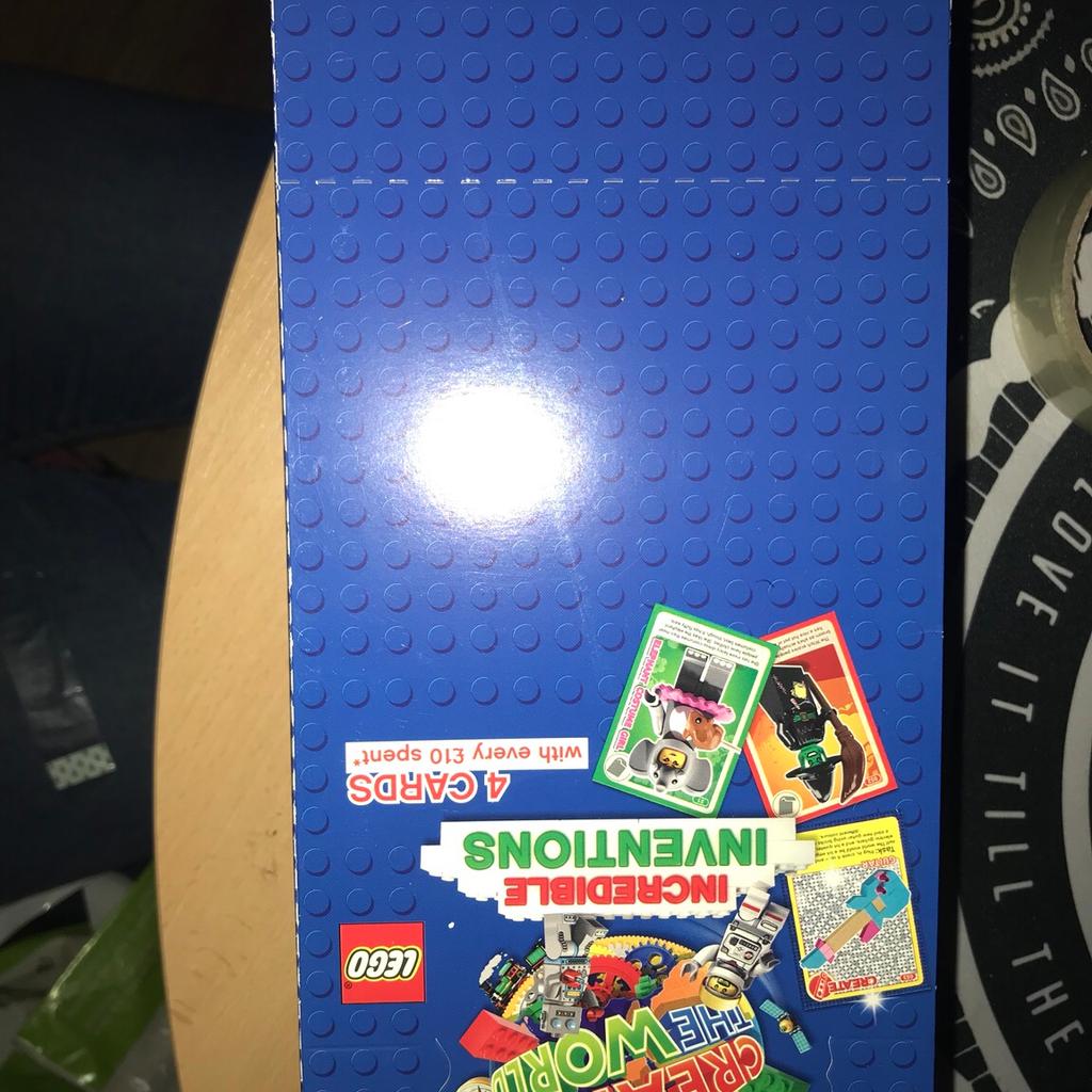 Full box of unopened Lego cards in TW8 Hounslow für £ 5,00 zum Verkauf ...